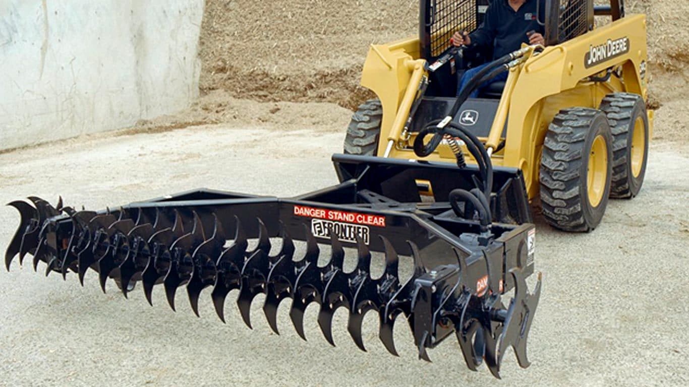 Loader Attachments | Frontier AV20 Root Grapples | John Deere CA