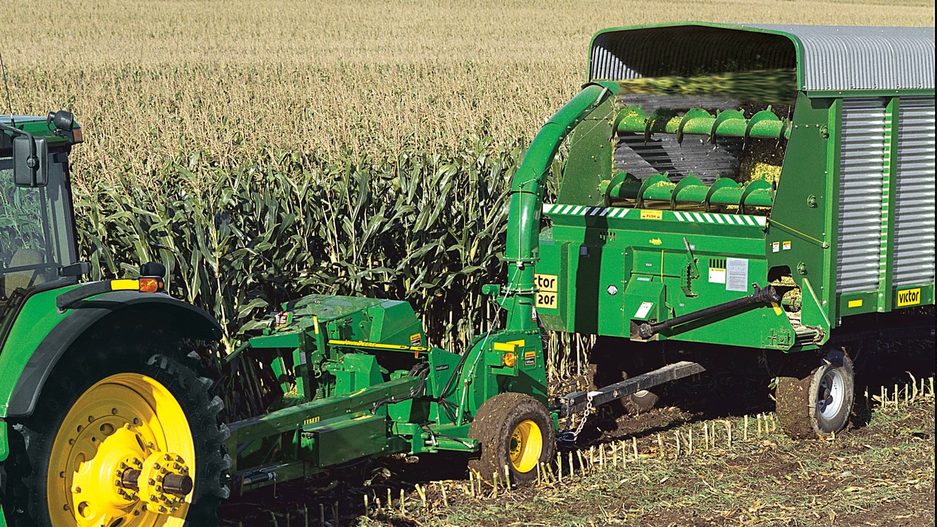 Hay And Forage Equipment 3975 Pull Type Forage Harvester John Deere Ca