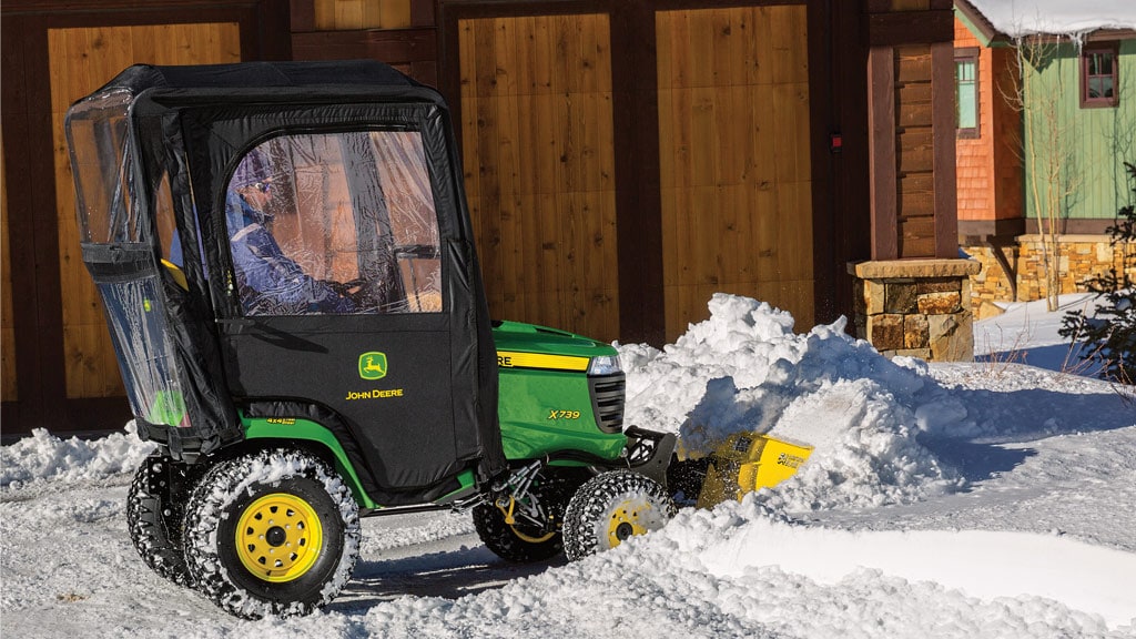 Tracteurs de pelouse | Tondeuses à gazon autoportées | John Deere CA