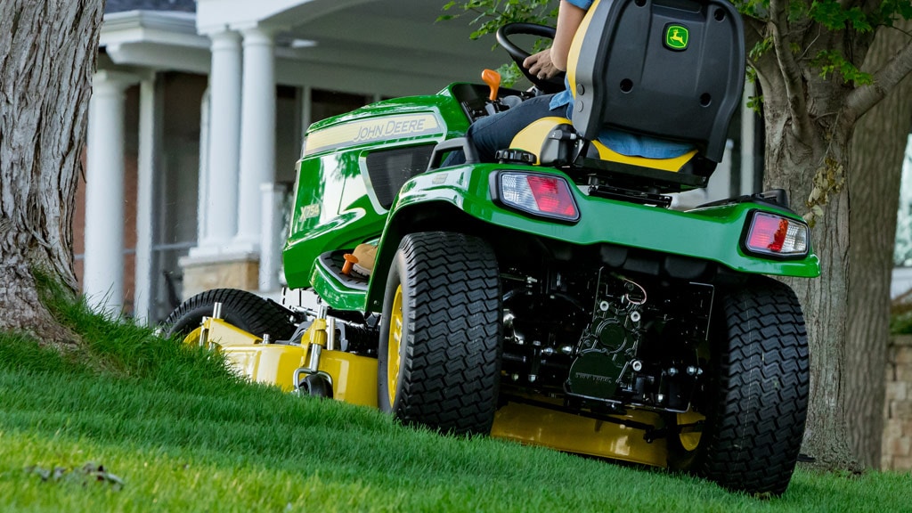 X700 Signature Series Tractors | Lawn Tractors | John Deere CA