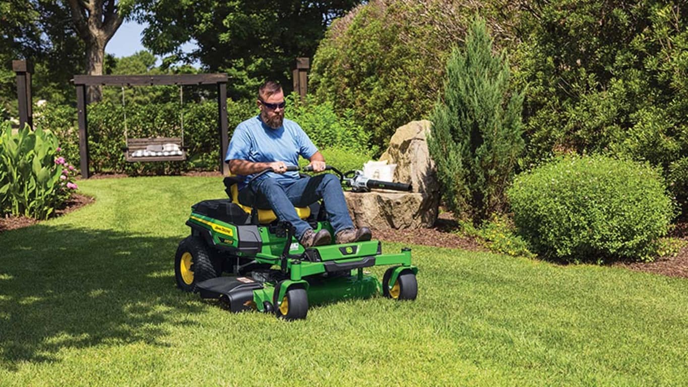 Z370RS Electric ZTrak™ Mower | Z300 Series ZTrak Mowers | John Deere