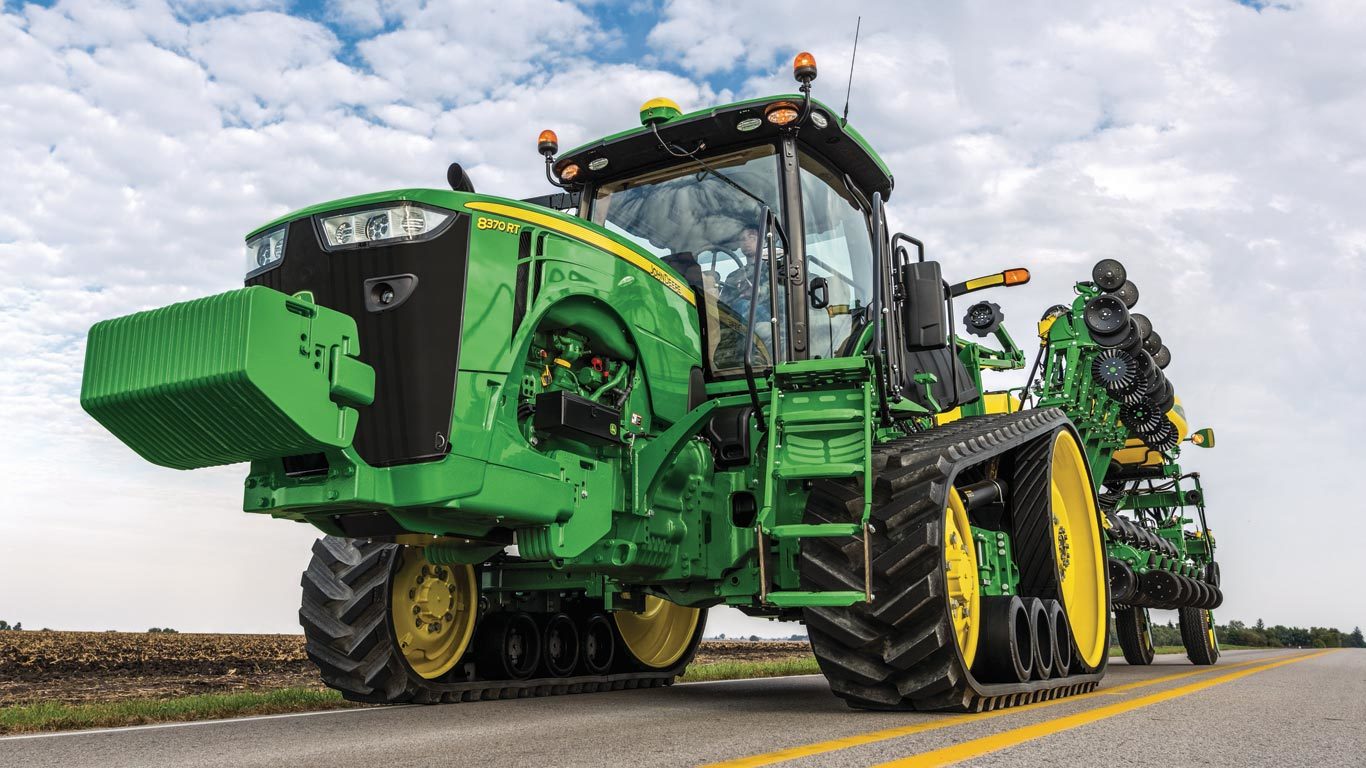 8RX 370 Four-Track Tractor | 370HP | Row-Crop Tractors | John Deere CA