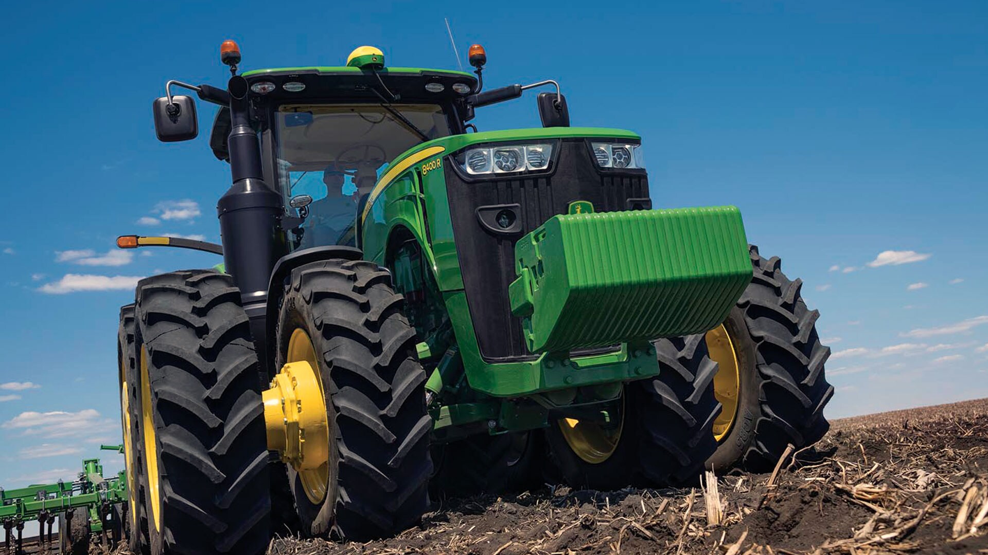 8R/8RT Series Row Crop Tractors | John Deere CA
